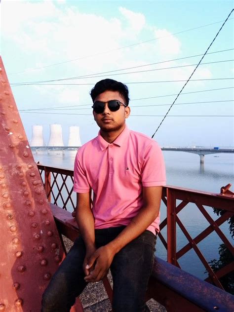 চলো সবাই মিলে এক সাথে অসহায় মানুষের পাশে দাঁড়াই