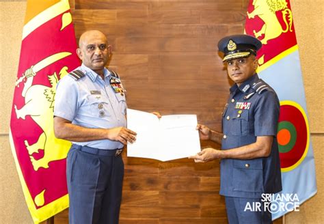 එයාර් වයිස් මාර්ෂල් අසිත හෙට්ටිආරච්චි ශ්‍රී ලංකා ගුවන් හමුදාවේ ඉලෙක්ට්‍රොනික හා පරිගණක ඉංජිනේරු