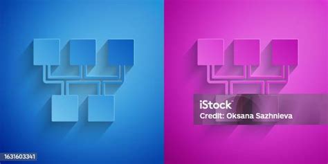 파란색과 보라색 배경에 격리 된 용지 절단 기어 시프터 아이콘 전송 아이콘입니다 종이 아트 스타일 벡터 개념에 대한 스톡 벡터