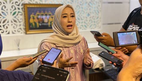 Dapat Dukungan Masyarakat Meity Rahmatia Pertimbangkan Naik Kelas Ke