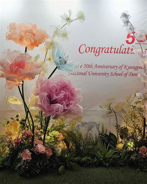 경북대학교 치과대학 개교50주년 학술대회 및 기념식 포토존외 실내공간장식 자이언트실크플라워 오브제로 인터불고 컨벤션 세미나홀 입구를 공간장식 해드렸어요🌺🌷🌸⚘️🌹 수년째