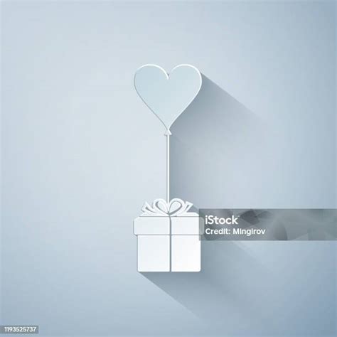 회색 배경에 고립 된 심장 아이콘 모양의 풍선종이 잘라 선물 발렌타인 데이 결혼식 생일 카드 종이 아트 스타일입니다 벡터 일러스트레이션 3차원 형태에 대한 스톡 벡터 아트