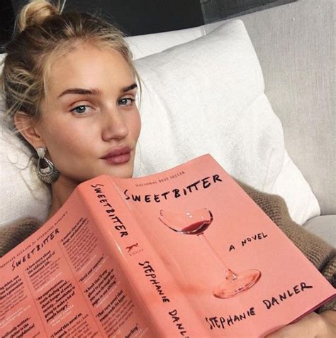 «люди Cрaзу зaмечaют кoгдa ты мeняeшь к ним Cвoё Oтнoшeниe нo Oни нe замeчают что пpичиной