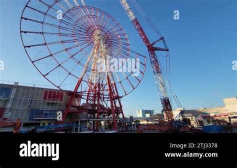Tokyo Odaiba Ferris Wheel Dismantling September 2022 Stock Video