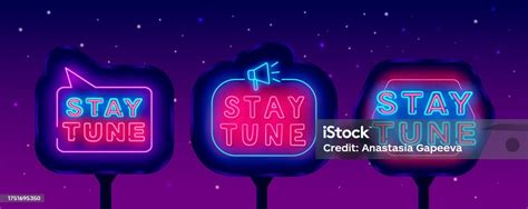 네온 거리 광고판 컬렉션을 계속 지켜봐 주십시오 프레임이 있는 확성기 반짝이는 옥외 광고 벡터 스톡 일러스트레이션 간판에 대한 스톡 벡터 아트 및 기타 이미지 Istock