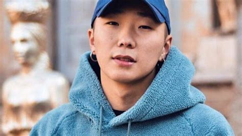 Реппер Roockie г 30 хоногийн хугацаагаар баривчлах шийтгэл оногдуулж шийдвэрлэжээ