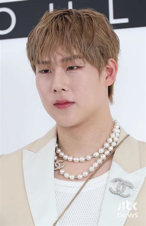 씩씩하게 다녀오겠다 몬스타엑스 주헌 오늘24일 현역 입대 Jtbc 뉴스