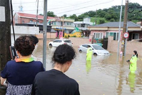 Inundaciones Repentinas En Corea Del Sur 40 Muertos 13 Sacados De