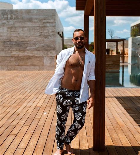 Певица РФ Диана Анкудинова заявила что Shaman популярен из за падких женщин