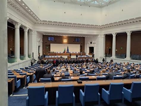 Парламентът продължава с номинирането и избора на ръководства на регулаторите