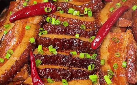 五花肉不要老是红烧了，做成卤大肉吧，软烂入味，油而不腻，太香了 哔哩哔哩