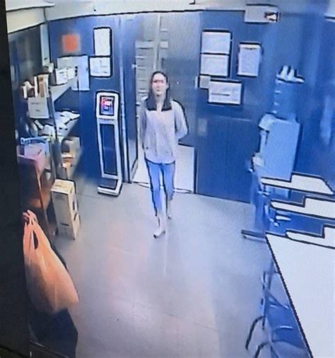 จับสาวเพี้ยนแทงเพื่อนร่วมห้อง เจ็บ 2 ยังไม่หยุดแทง รปภ ตายอีก 1 ราย