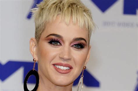 Verdickt Und Unscheinbar Wie Sieht Katy Perry Heute Wirklich Aus Fans