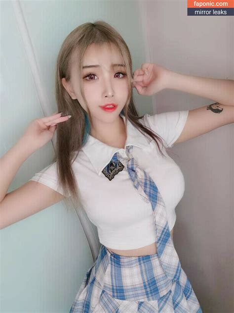 Plantlily Nudes FitNakedGirls Photos