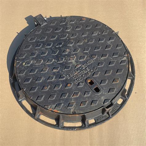 600mm Round Hinged Di Cover And Frame Nzf Products