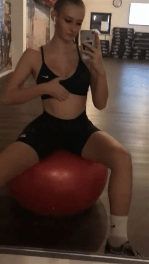 Anyone Knows Who She Is 1296202 ›