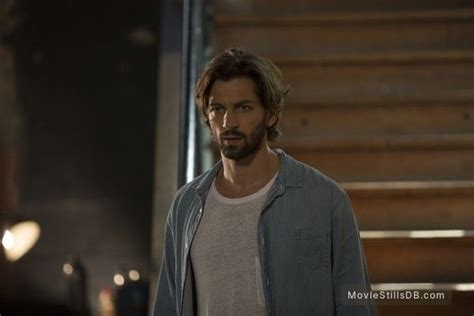 Michiel Huisman Frontal