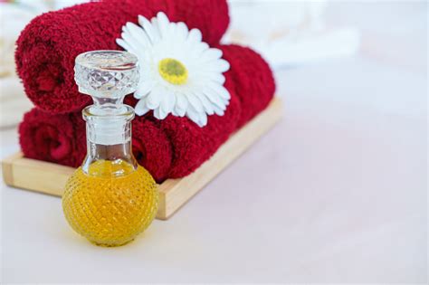 병 오일 그리고 수건 향기 치료 치료 스파 및 시체를 청소 뷰티 살롱 스파 마약 의료 약국의 개념 0명에 대한 스톡 사진 및 기타 이미지 Istock