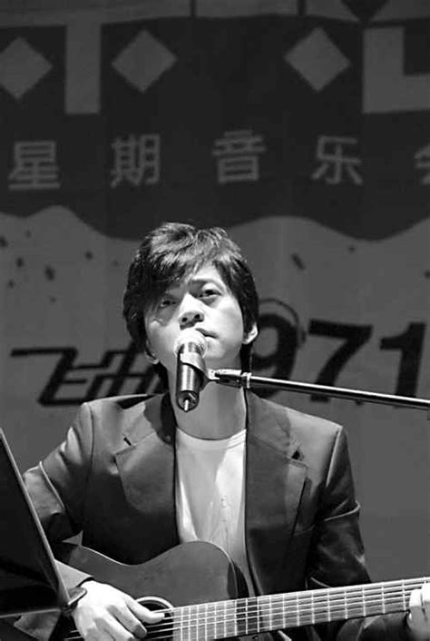 民谣歌手李健深圳举行弹唱会 图 影音娱乐 新浪网