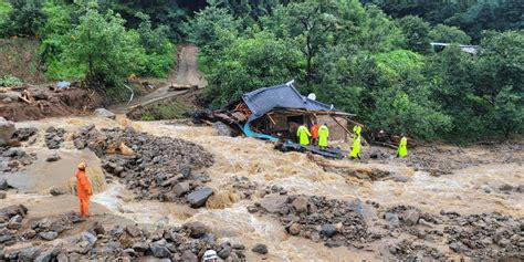 Al Menos 22 Muertos Y Decenas De Desaparecidos Tras Las Fuertes Lluvias