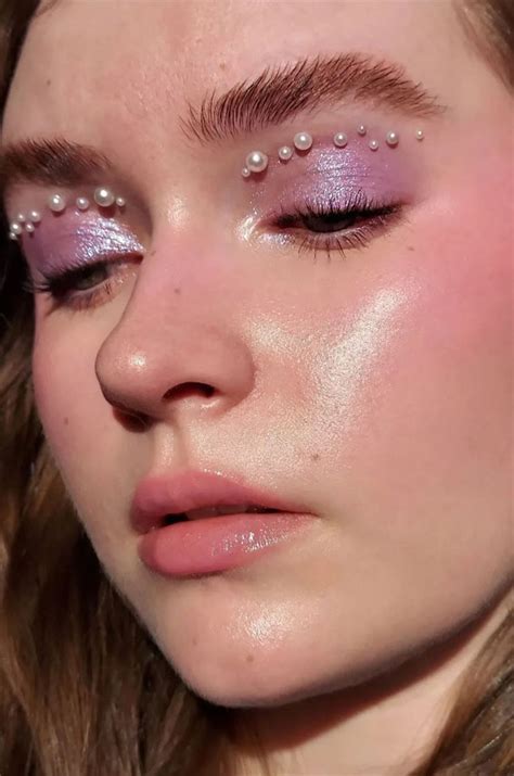 25 Soft And Ethereal Summer Makeup Delight Soft Pink Pearls I Take