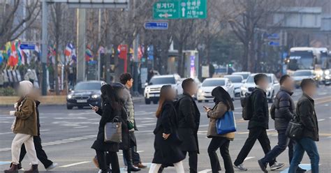 직장인 2명 중 1명 회사에 마음 뜬 ‘조용한 퇴사자… 최소한의 일만 한다