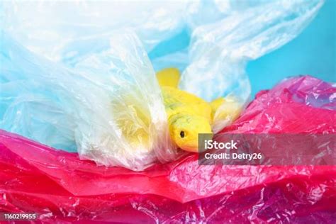 해양 문제의 플라스틱 오염 바다 거북 비닐 봉지 생태 상황 폐기물 제로 가방에 대한 스톡 사진 및 기타 이미지 가방 거북이 문제 Istock