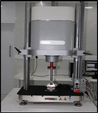 Figure Representing Specimen Loaded In Instron Download Scientific