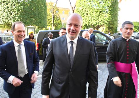 Министър председателят Росен Желязков пристигна във Ватикана Информационна агенция ПИК