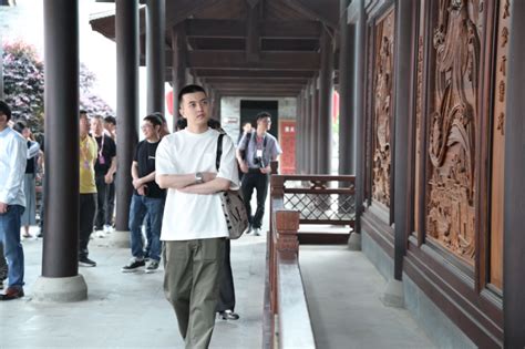 “90后”作家陈春成：想坐船沿着沅江，追寻沈从文的足迹腾讯新闻