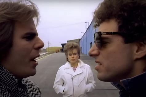 Journeys Jonathan Cain Says Neal Schon Is Backtracking In Court