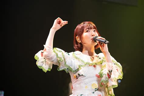 花澤香菜さん『live 2022 “blossom”』blu Rayが発売決定！アーティスト写真＆ジャケット写真公開！ライブダイジェスト映像も