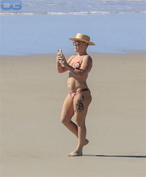 Pink Nude Pictures Onlyfans Leaks Playboy Photos Sex Scene Uncensored