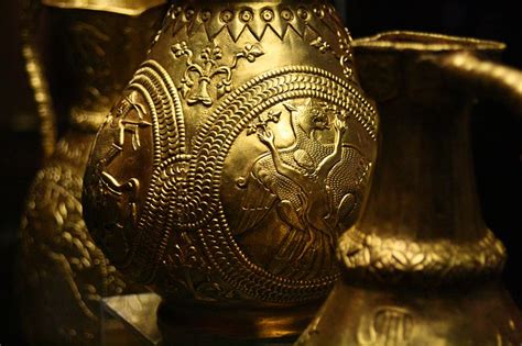 Златно съкровище от Над Сент Миклош — Уикипедия