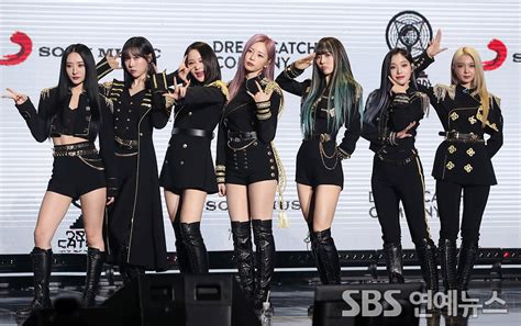 E포토 드림캐쳐 6개월 만에 일곱 번째 미니로 컴백