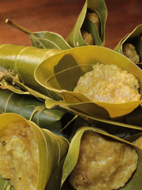 கும்பிலப்பம் கேரளாவின் வேகவைத்த சைவ பலாப்பழ சிற்றுண்டி பேய் இலைகளில் மூடப்பட்டிருக்கும் Times