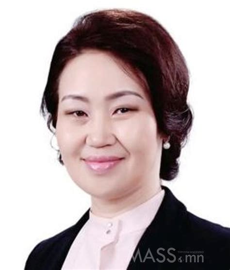 Монгол Улсын Ерөнхийлөгчийн зөвлөхөөр Бямбасүрэнгийн Энхбайгалийг томиллоо