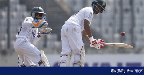বড় রানের সুযোগ হাতছাড়া তামিমের ব্যর্থ মুমিনুলও The Daily Star Bangla