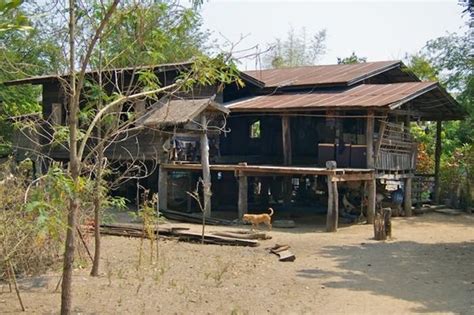 22 บ้านไม้เก่ายกพื้นแบบไทยๆ ตามวิถีชีวิตดั้งเดิมคนโบราณ