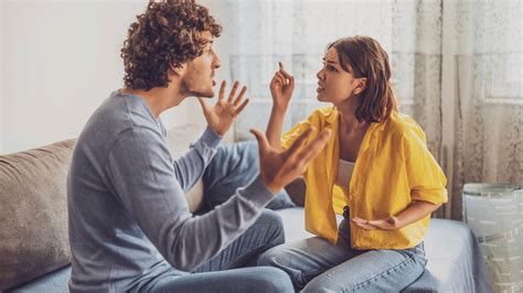 11 Distinct Ways A Narcissistic Man Treats His Wife According To