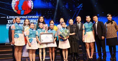 Хүүхдийн найрал дууны наадамд Монгени цогцолбор сургуулийн “Одод” хамтлаг тэргүүллээ · Dorgio Mn