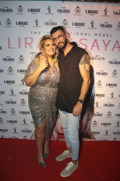 לירז אסייג וסמואל חגאי מתנשקים Tmi