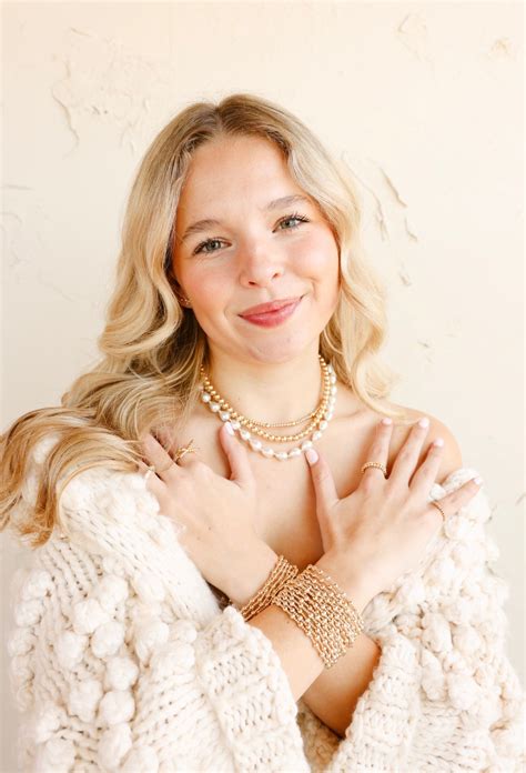 Saylor Pearl Necklace In Gold Beaded Blondes