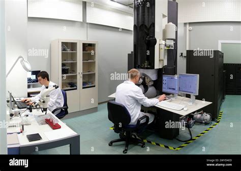 Scanning Transmission Electron Microscope Tem Stem Titantm G2 60 300 With Imaging Cs Corrector