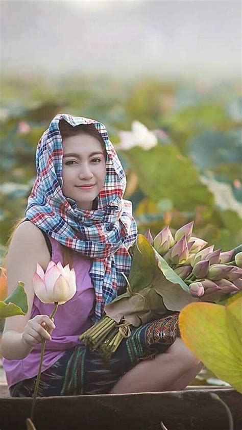 ปักพินโดย 🌹กนกพร🌹 ใน ดอกบัว นางแบบ ผู้หญิง รูปภาพ