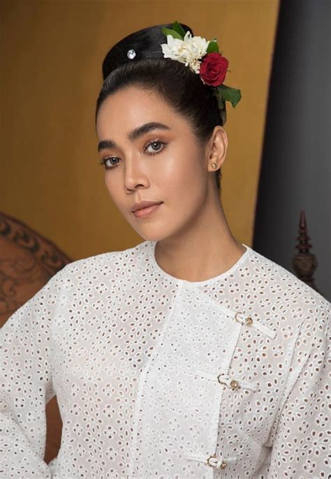 ရှေးခေတ်မြန်မာအမျိုးသမီးဖက်ရှင်လေးနဲ့ မြင်သူတိုင်းကို ကြွေဆင်းသ