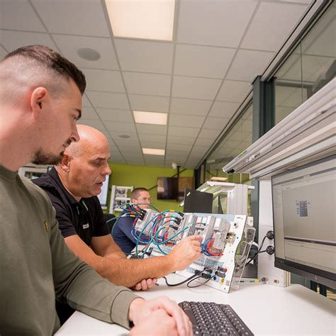 Training Plcnext Iec Programming En Phoenix Contact