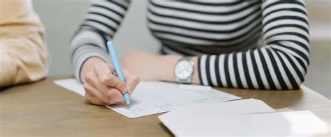 Как продать квартиру с прописанным человеком законные способы