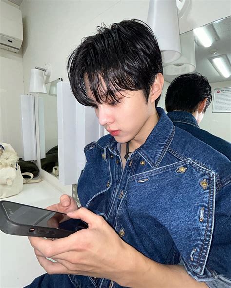 더쿠 김우석 인스타 업뎃