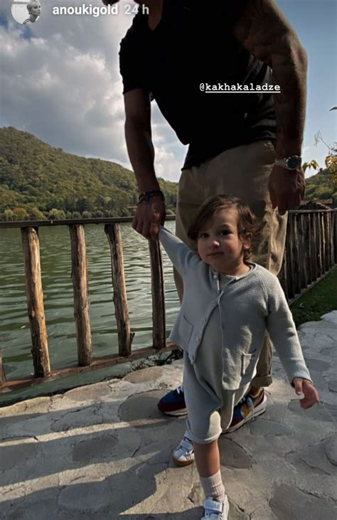 ანუკისა და კახის უქმეები კალაძეების იდილიური ოჯახის ახალი ფოტოები მშობლები
